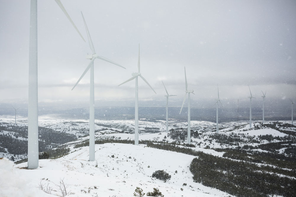 DAFA de-icing and anti-icing for wind turbines